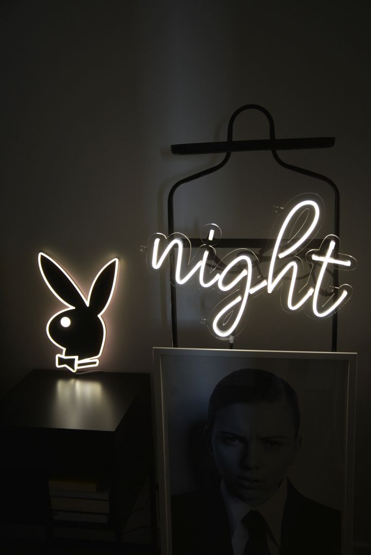 Fajny pomysł na ścianę - neony ledowe. Projekty z polskiej pracowni ...