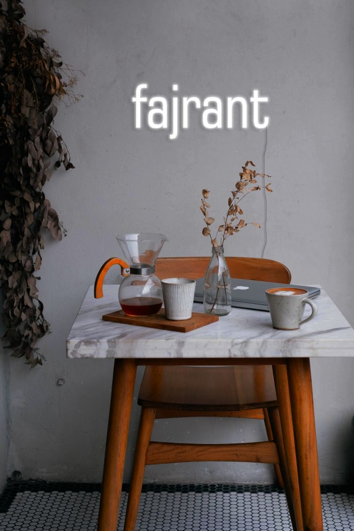 Fajny pomysł na ścianę - neony ledowe. Projekty z polskiej pracowni ...