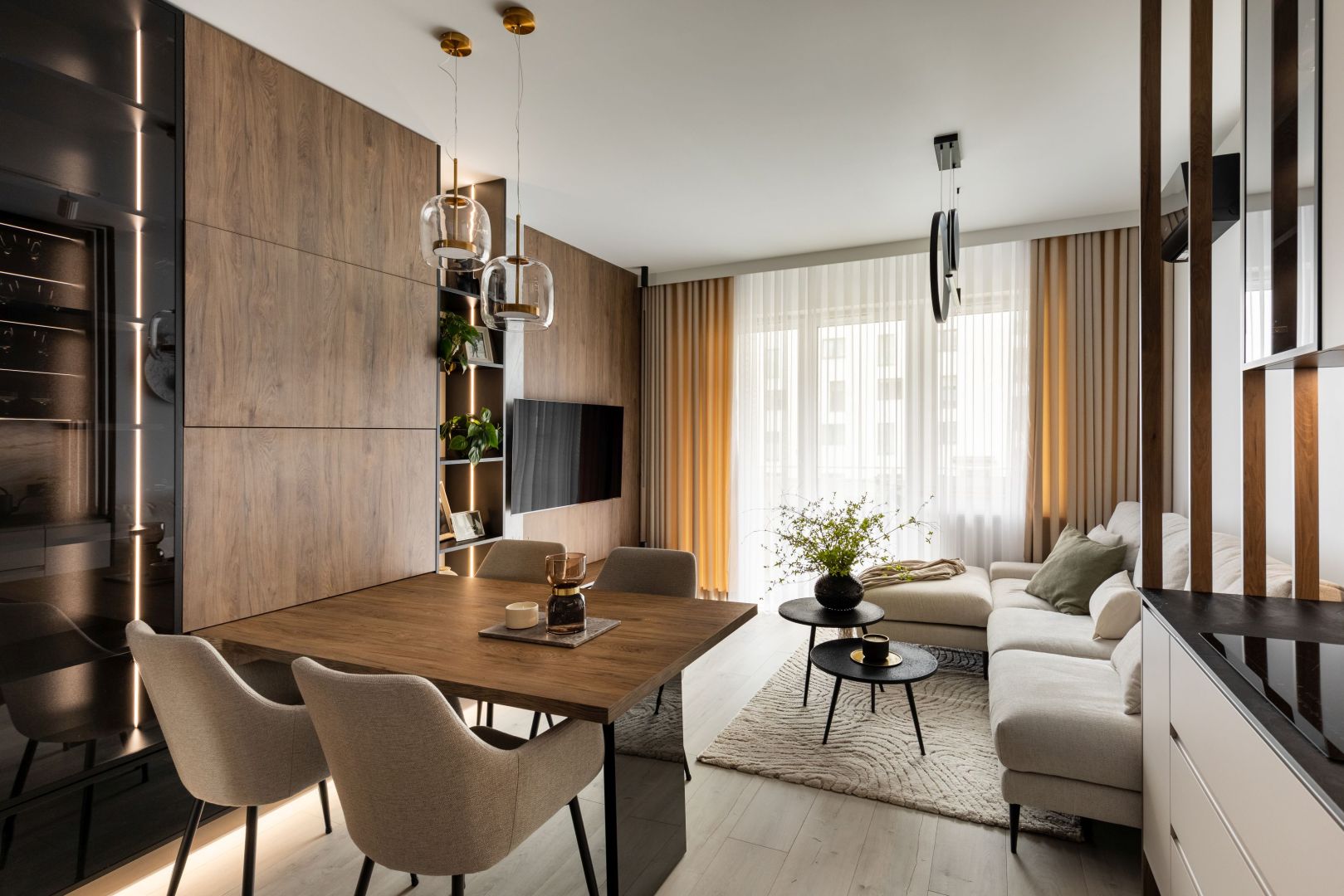 Kolor w salonie. 7 najpiękniejszych pomysłów 2025. Zdjęcia salonów